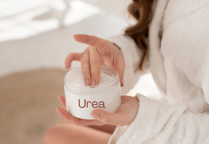 Urea in Skincare: A Moisturizing and Exfoliating Ingredient for Dry and ...